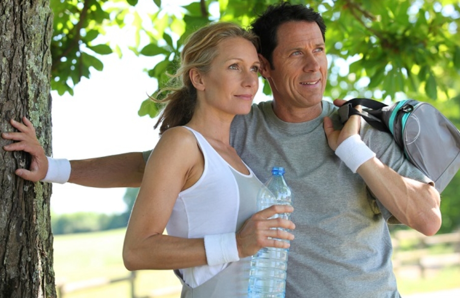 სახელგანთქმული მწვრთნელი გვიზიარებს საიდუმლოს როგორ დაიბრუნოთ მოხდენილი ფორმები 50 წლის შემდეგ