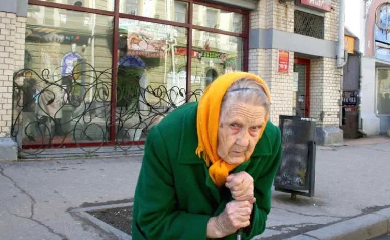 ბებია მაღაზიაში 1 წუთით გავიდა მაგრამ მხოლოდ 10 წლის შემდეგ დაბრუნდა და საიდუმლო ამბავი